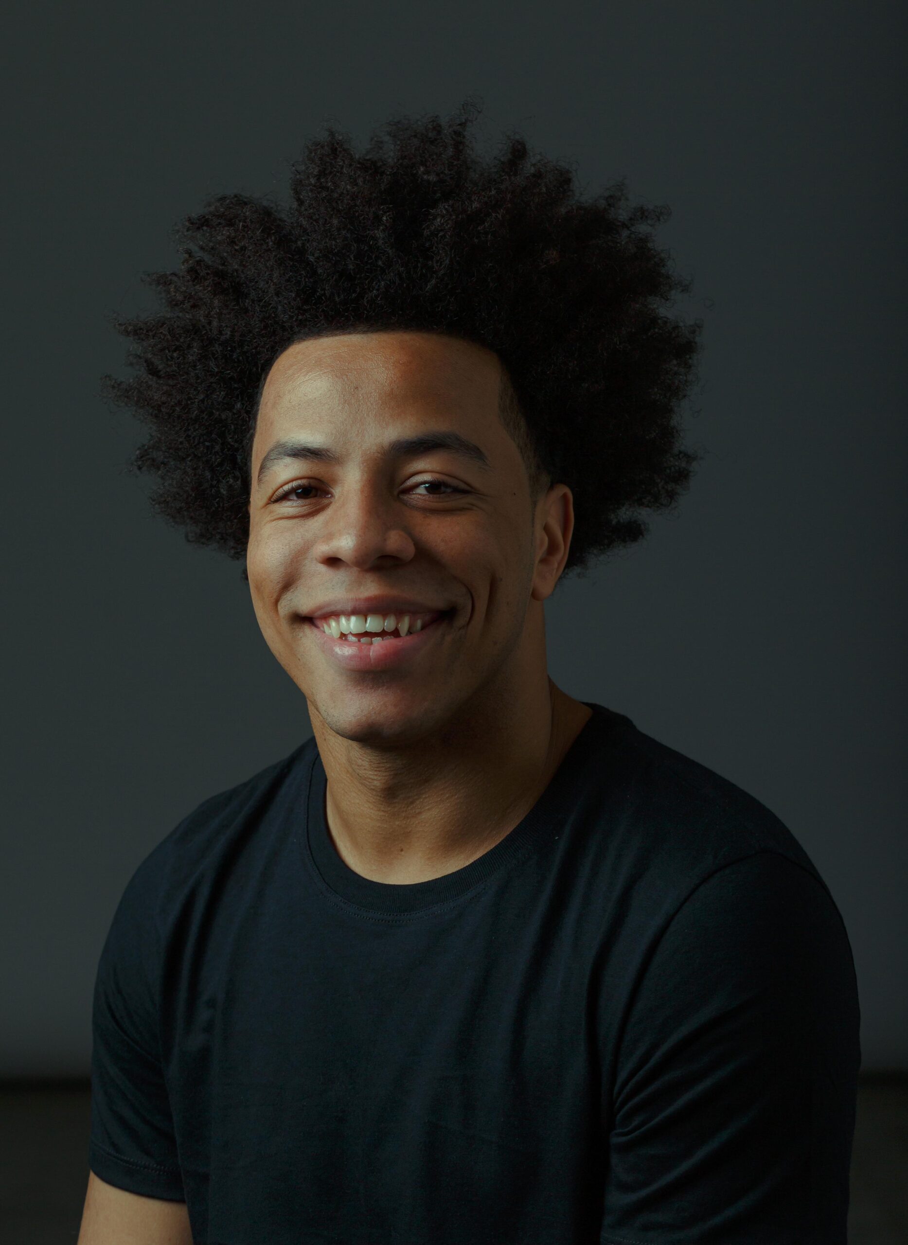 “A comédia quebra uma parede gigante que separa as pessoas”, diz ator ...