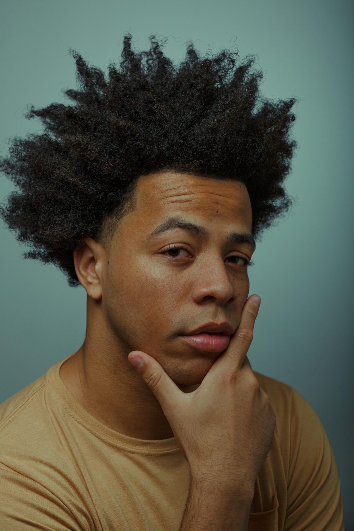 “A comédia quebra uma parede gigante que separa as pessoas”, diz ator ...